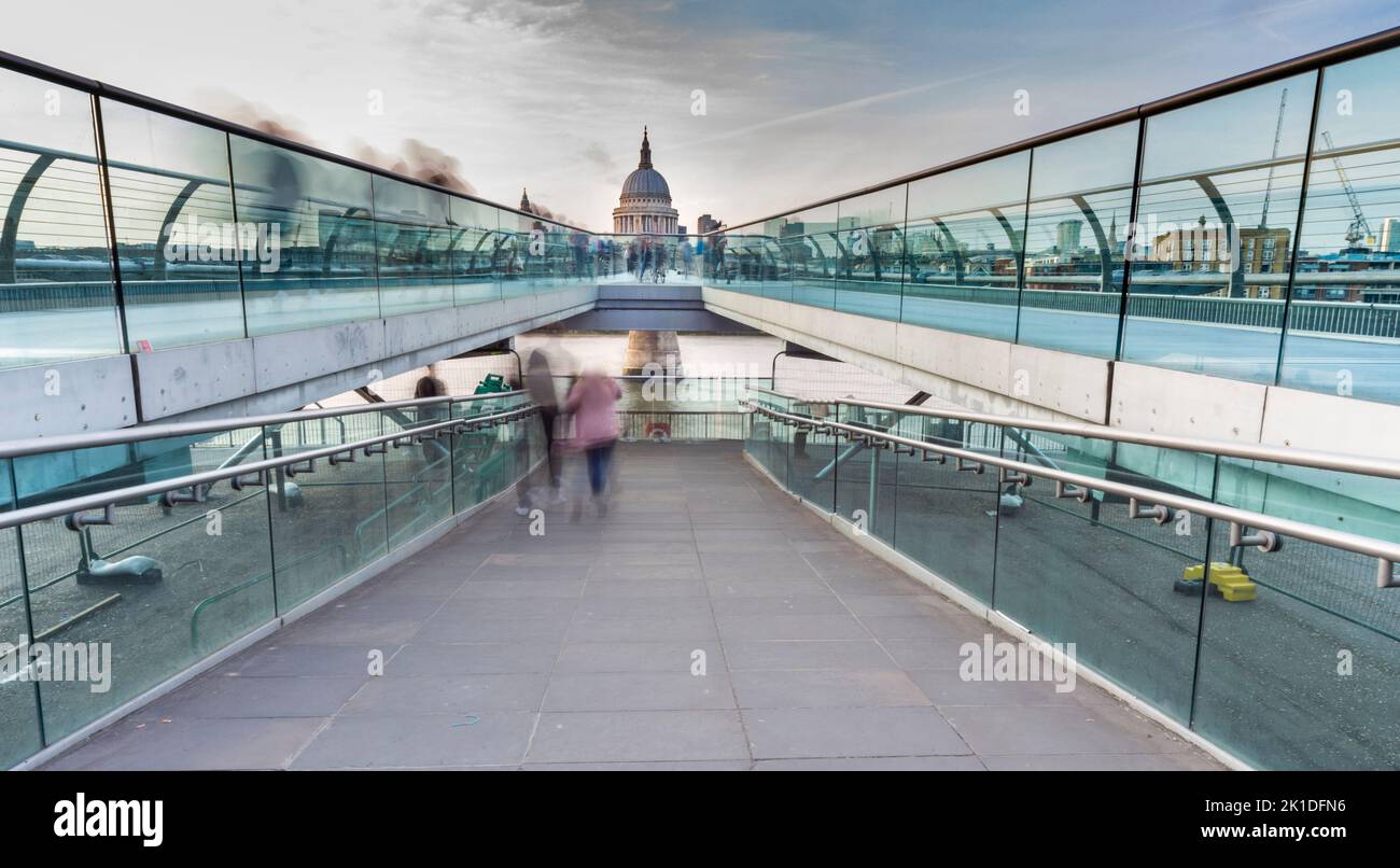 Saint Paul's Cathedral protrudes from the top of the famous Bridge,from ...