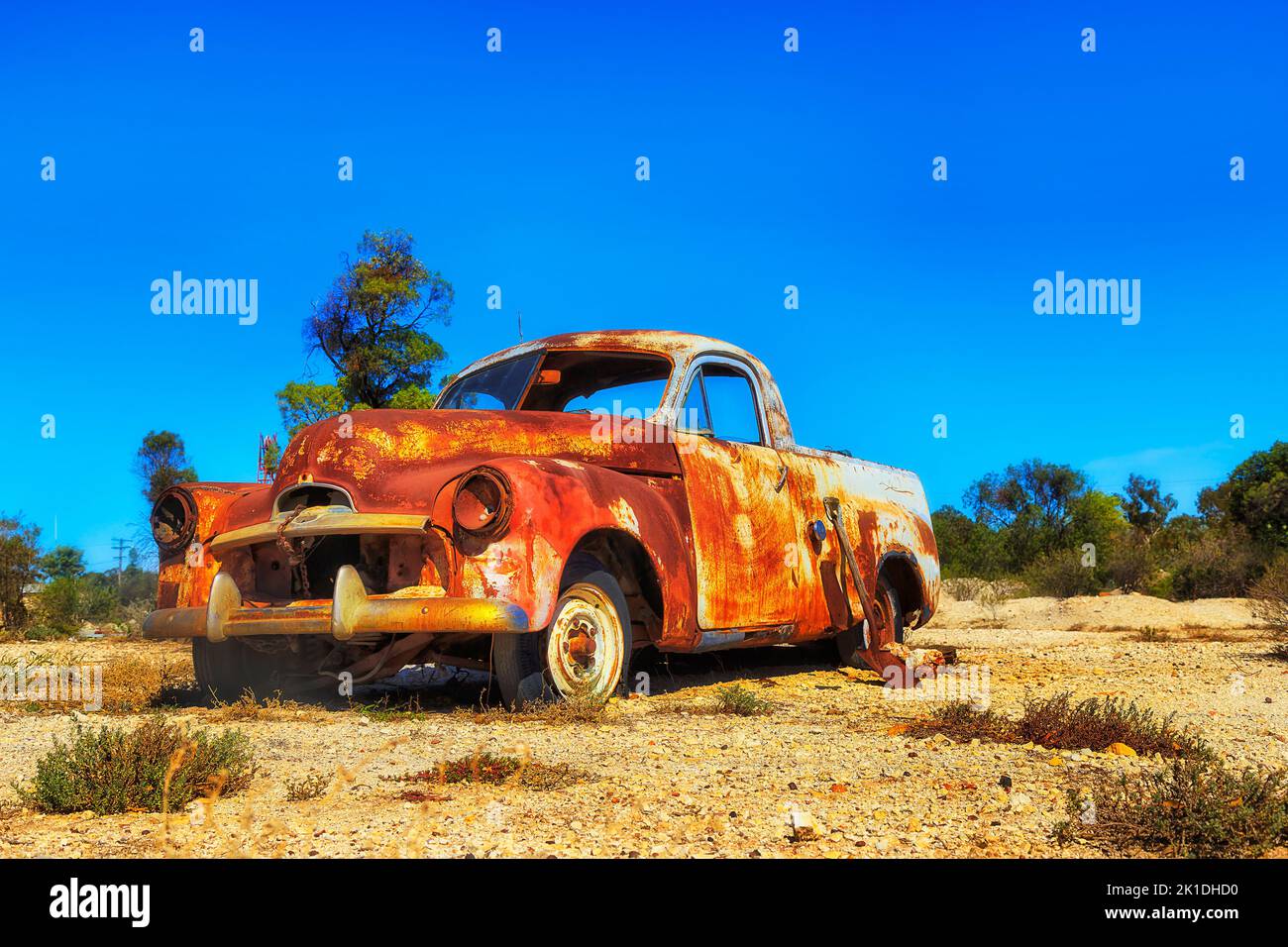 Old heritage rust ute truck vehicle in Lightning Ridge opal mine town ...