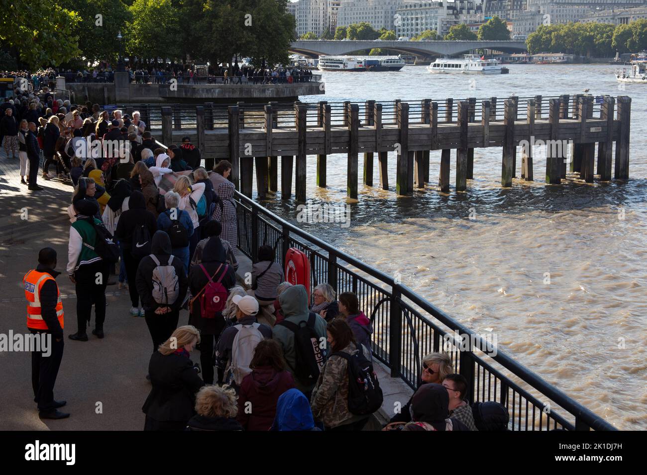 The Queue to see Queen Elizabeth lying in state makes its way along the ...