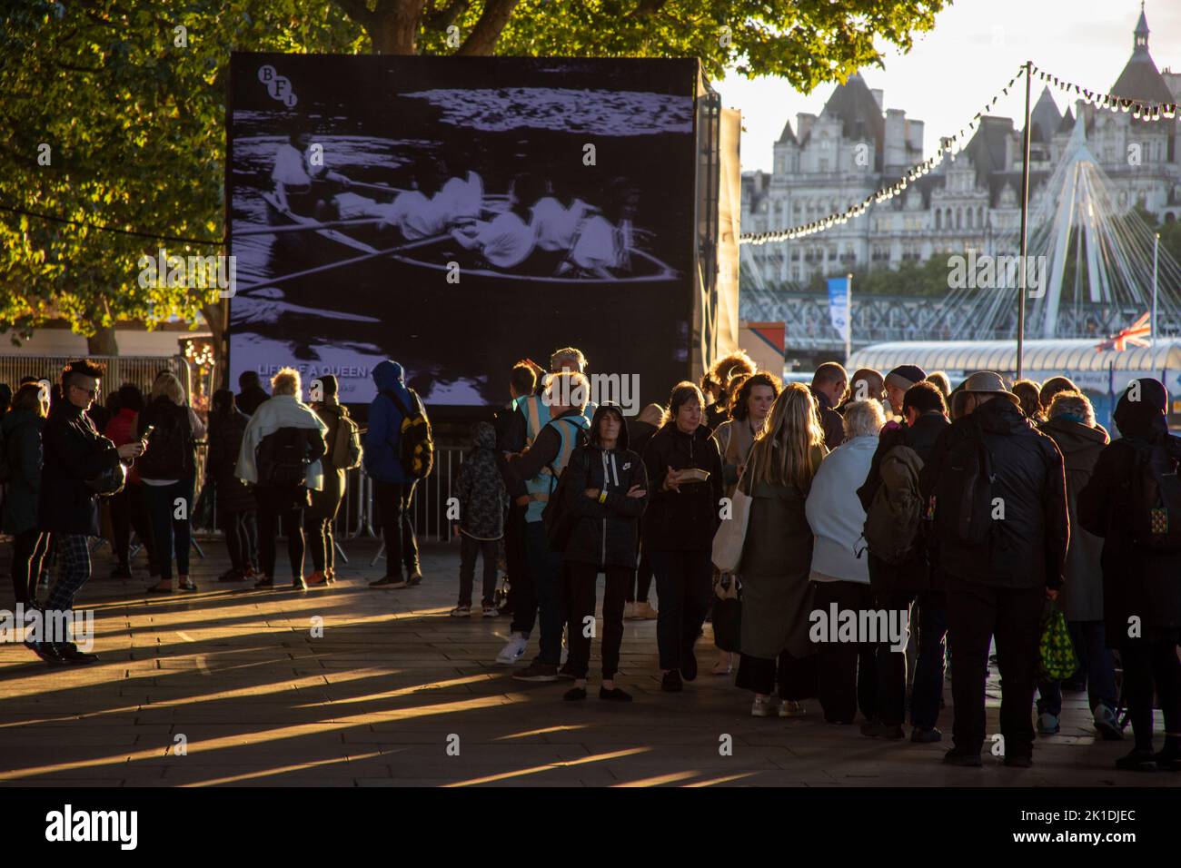 The Queue to see Queen Elizabeth lying in state passes by the BFI and a ...