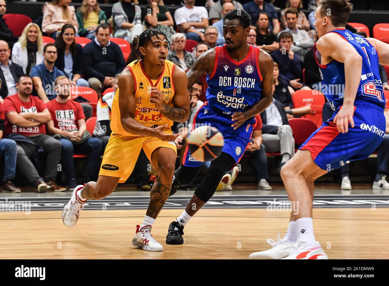 Oostende's Breein Tyree and Heroes' Donte Thomas pictured in action during a basketball match ...