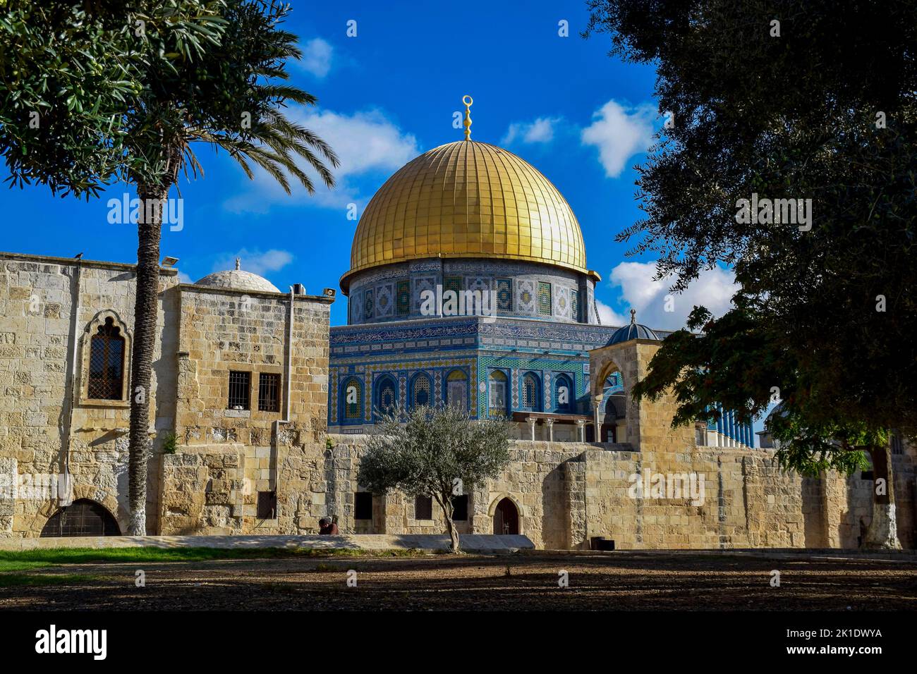 The Dome of the Rock and Al-Aqṣā Mosque, Temple Mountain, Jerusalem ...