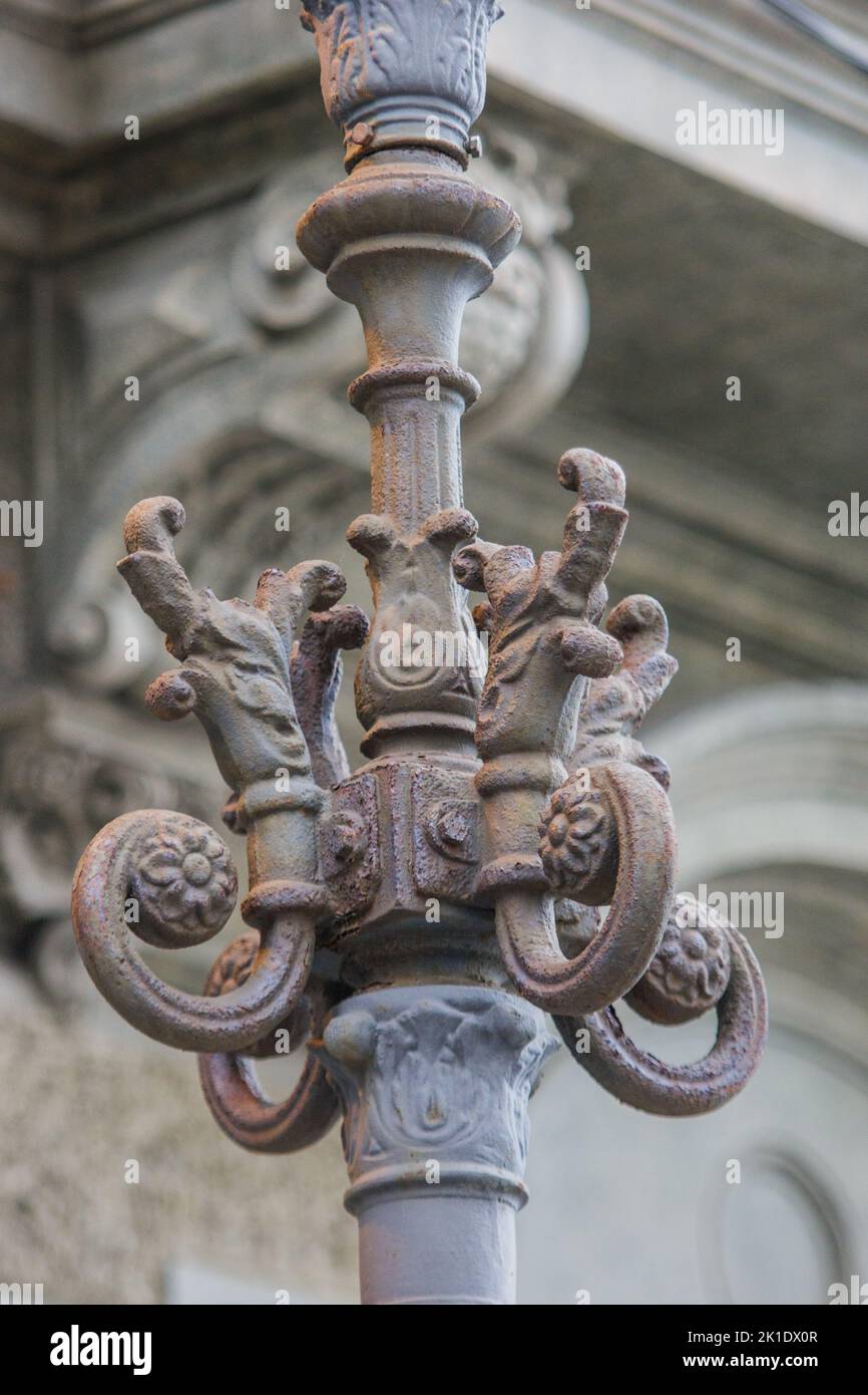 Victorian style lamp post hi-res stock photography and images - Alamy