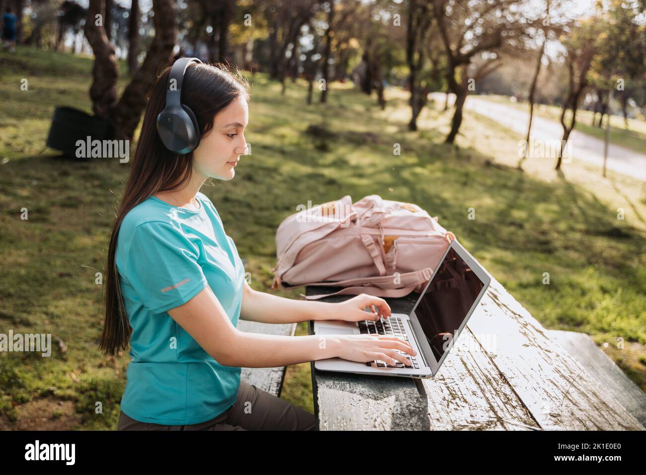 Girl student learning college campus hi-res stock photography and ...