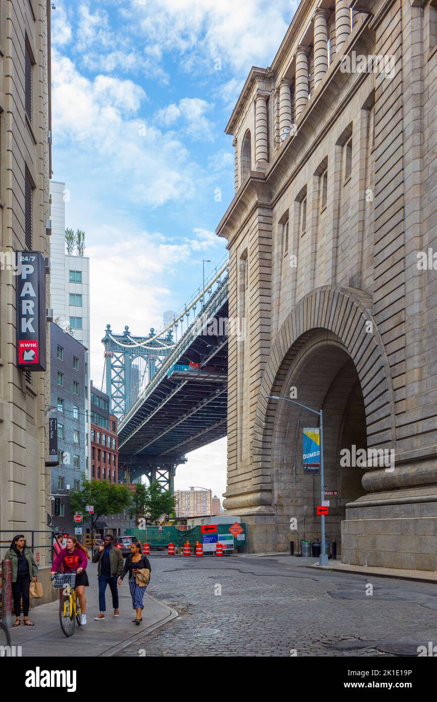 The Manhattan Bridge and 'DUMBO' (Down Under the Manhattan Bridge ...