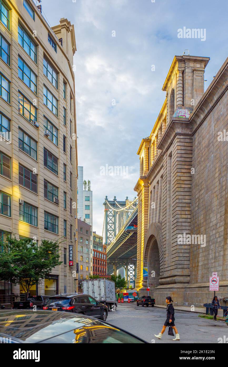 The Manhattan Bridge and 'DUMBO' (Down Under the Manhattan Bridge ...