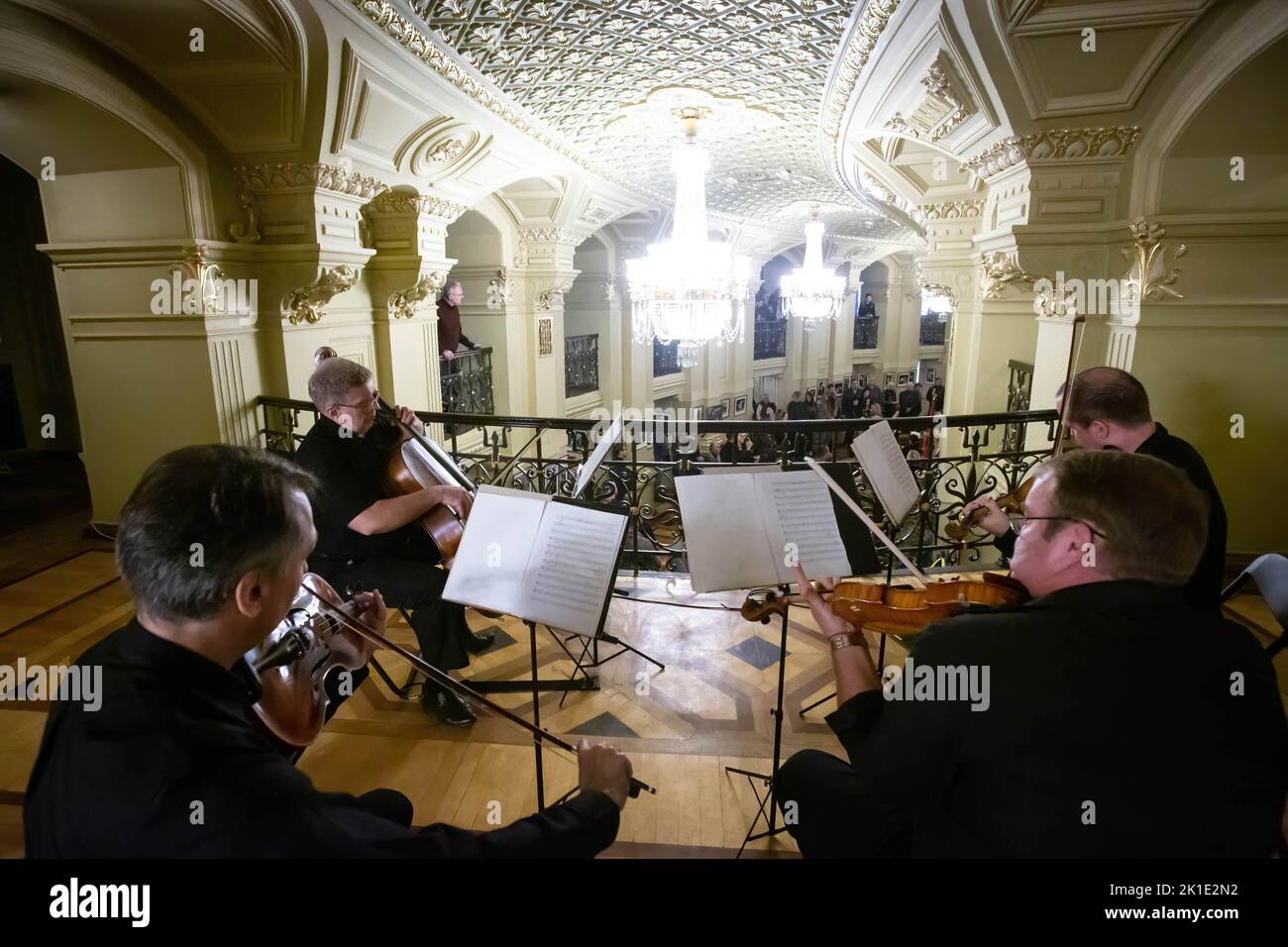 Violins opera hi-res stock photography and images - Alamy