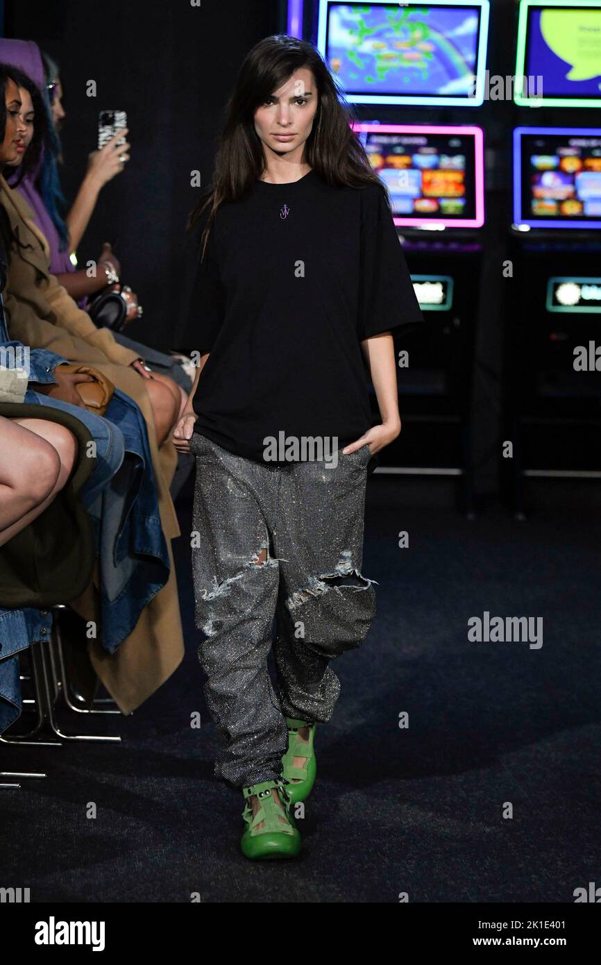 Emily Ratajkowski at JW ANDERSON SS23 runway during during London ...