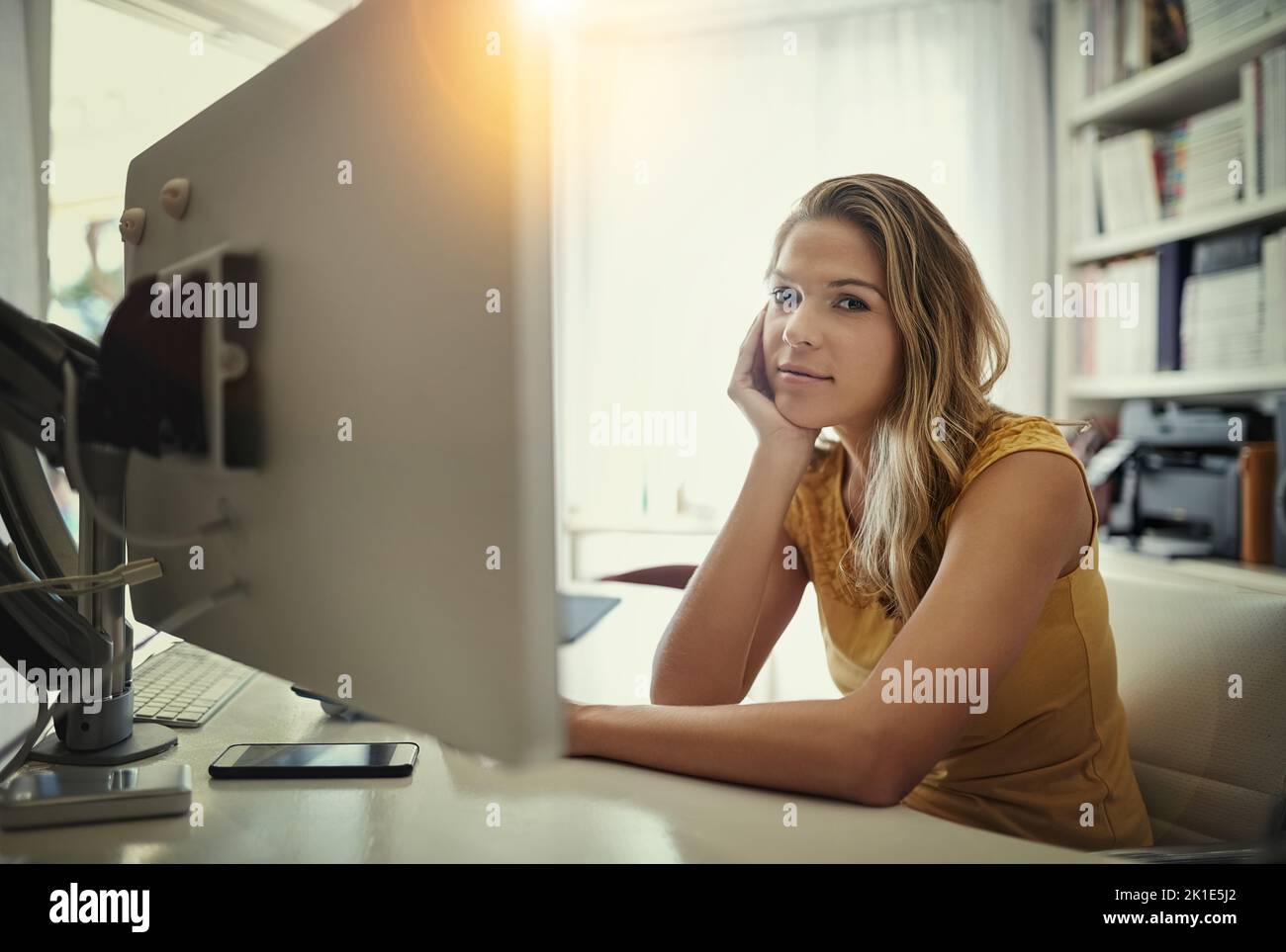 Business woman starting work on hi-res stock photography and images - Alamy