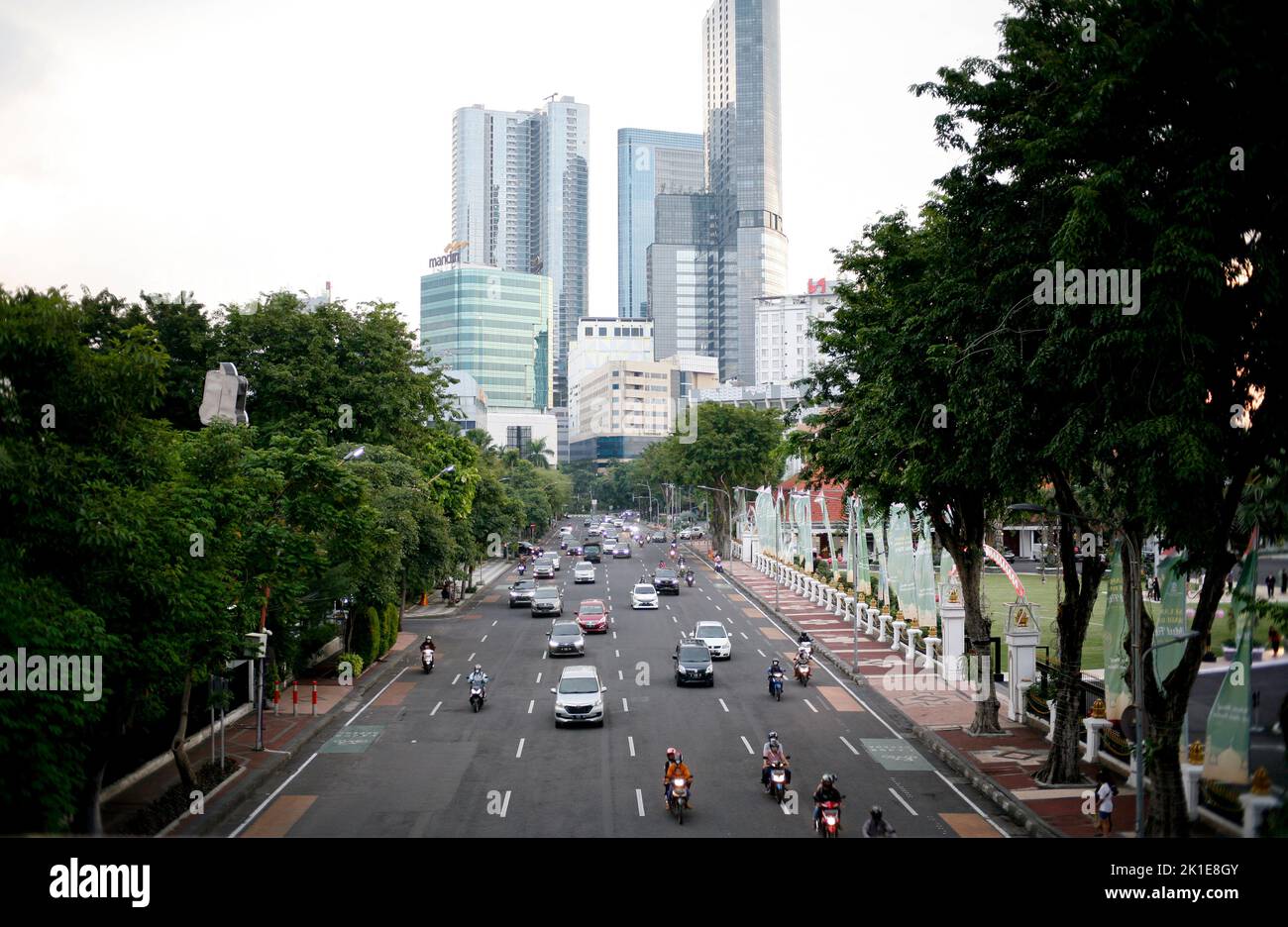 City traffic near Alun- Alun in central Surabaya area Stock Photo - Alamy
