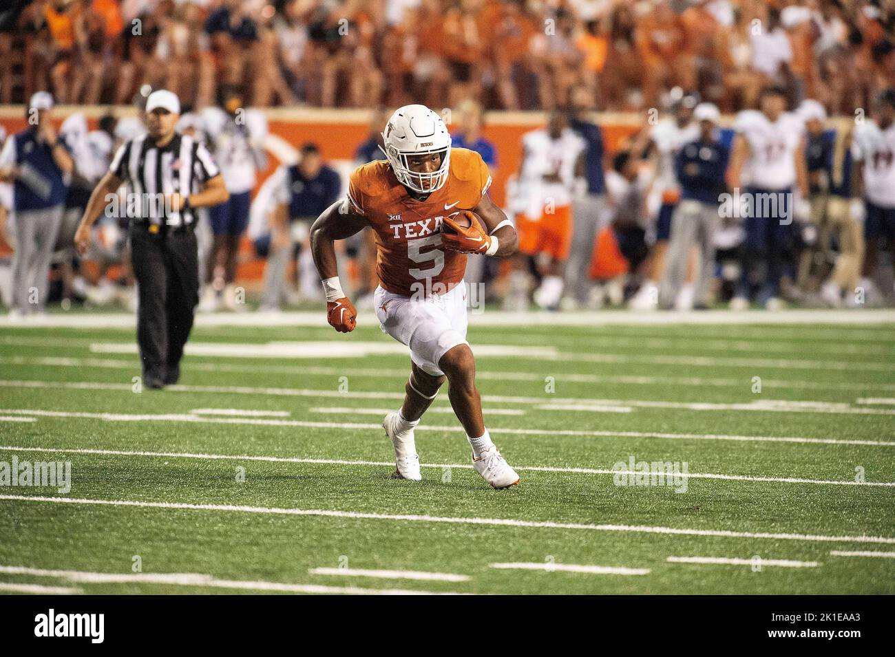 September 17, 2022: Texas Longhorns Bijan Robinson #05 in action during ...
