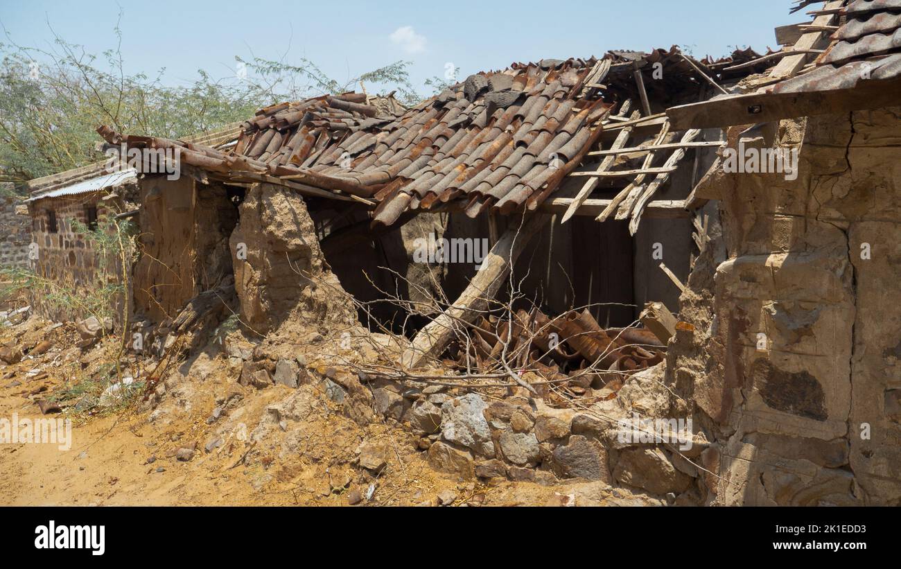 Ruined farm cottage hi-res stock photography and images - Alamy