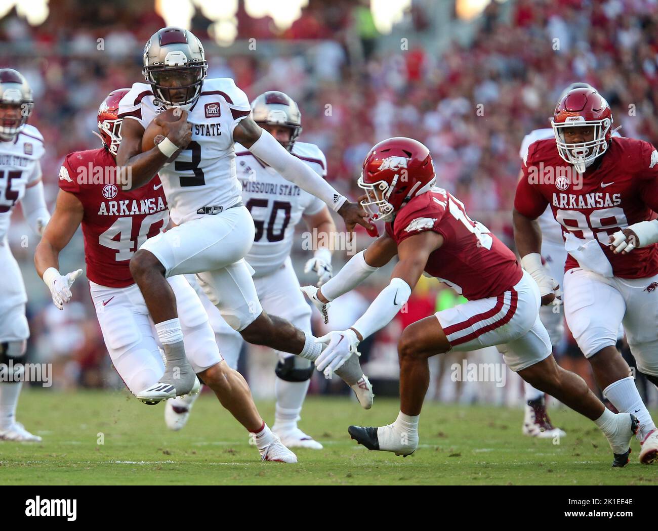 September 17, 2022: Jason Shelley #3 Bears QB cuts through the middle ...