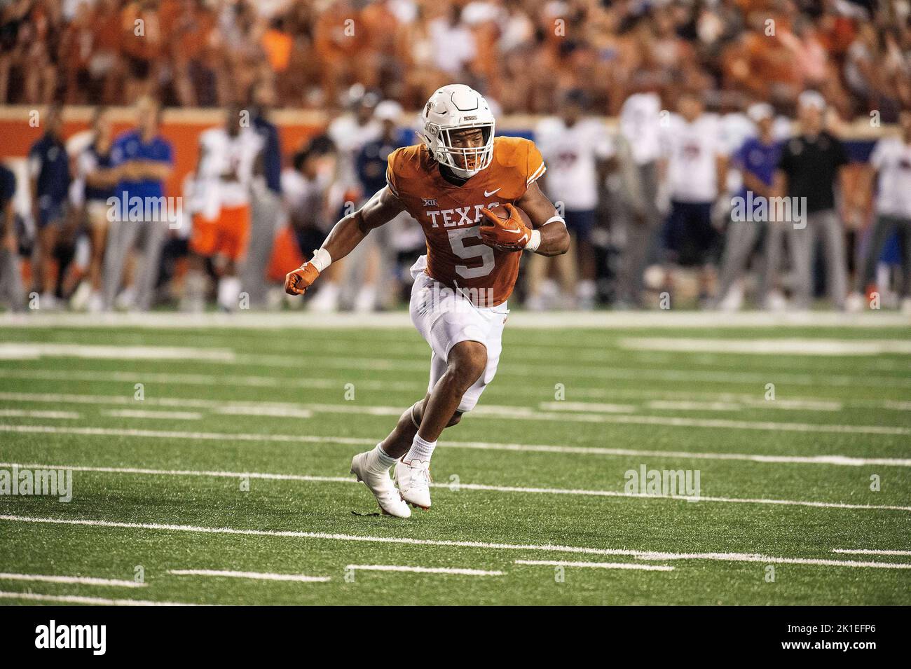 September 17, 2022: Texas Longhorns Bijan Robinson #05 in action during ...