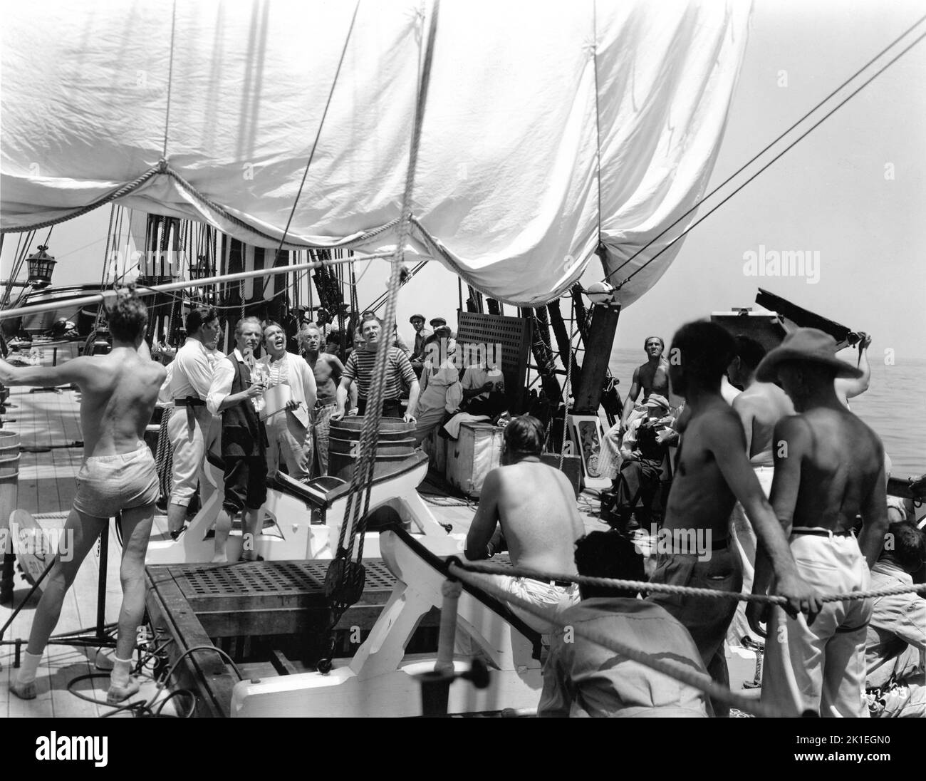 CLARK GABLE IAN WOLFE CHARLES LAUGHTON ALEC CRAIG JOHN POWER and DUDLEY ...