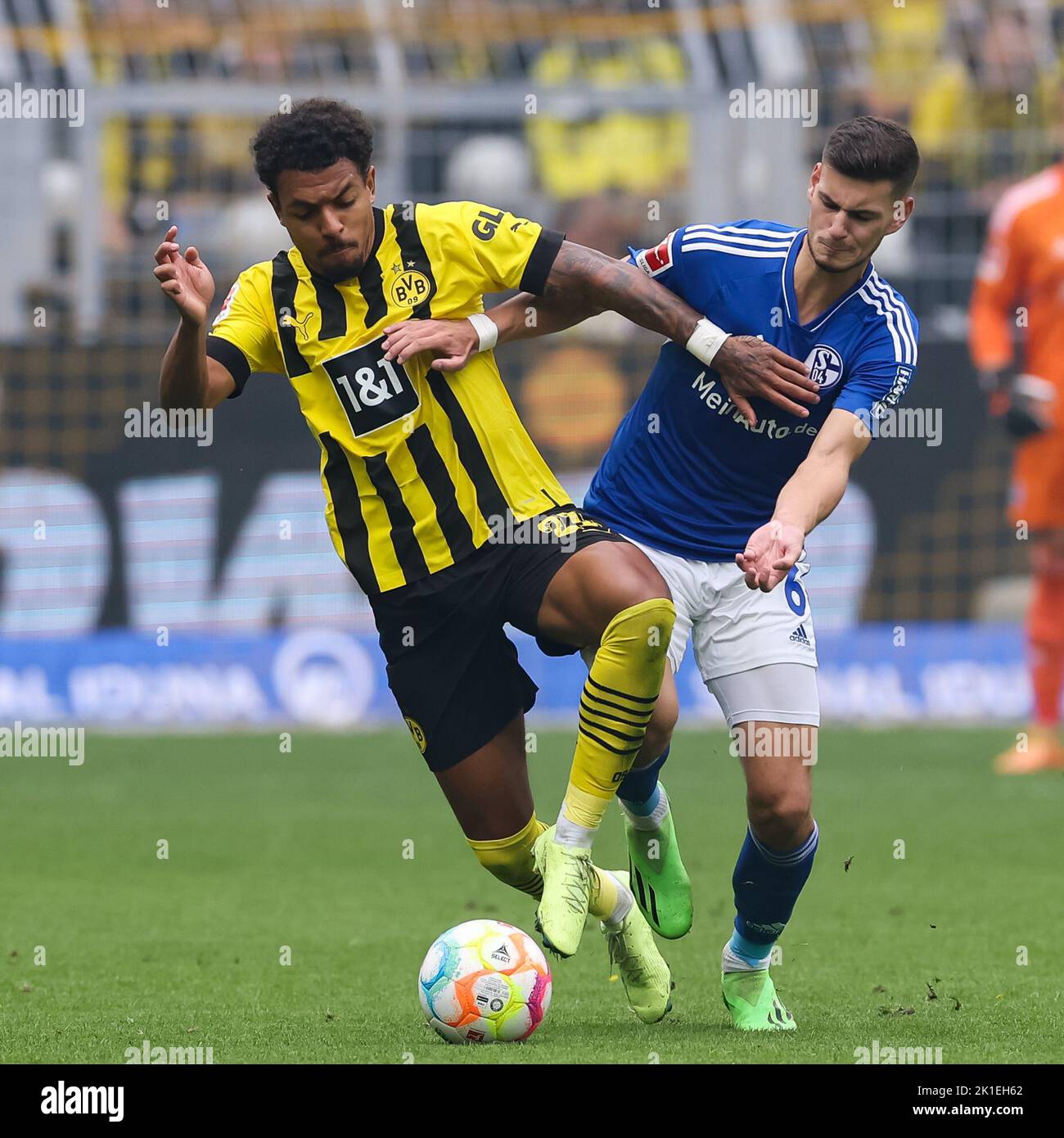 DORTMUND, GERMANY - SEPTEMBER 17: Donyell Malen of Borussia Dortmund ...