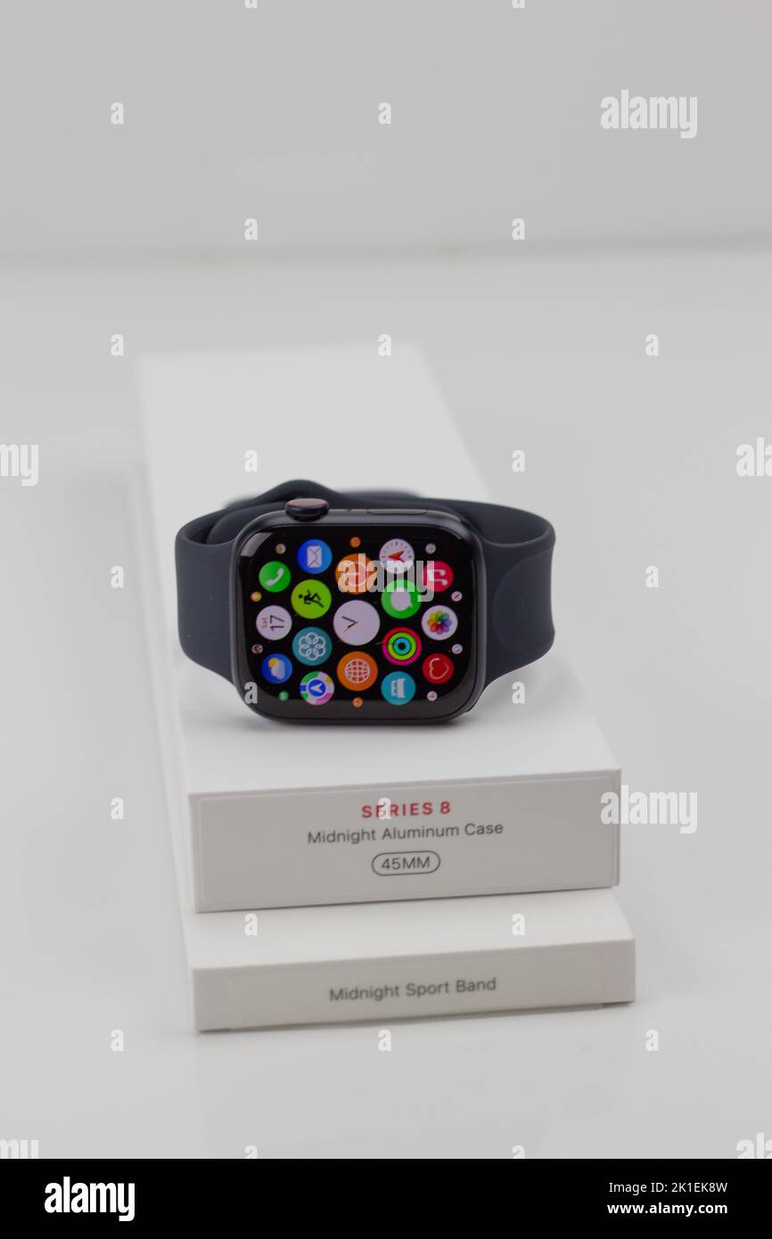 Apple watch series 8 45mm, midnight aluminum with midnight sports band ...