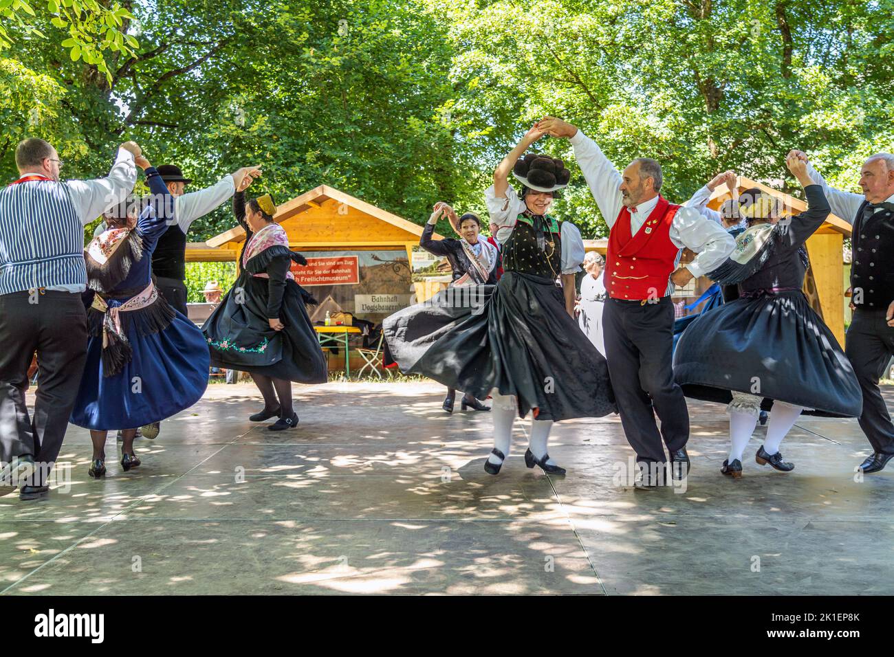 Volkstanz hi-res stock photography and images - Alamy