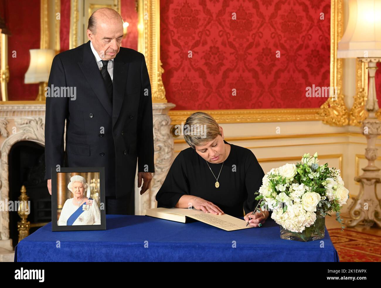 Colombia's First Lady Veronica Alcocer Gargia and Foreign Minister ...