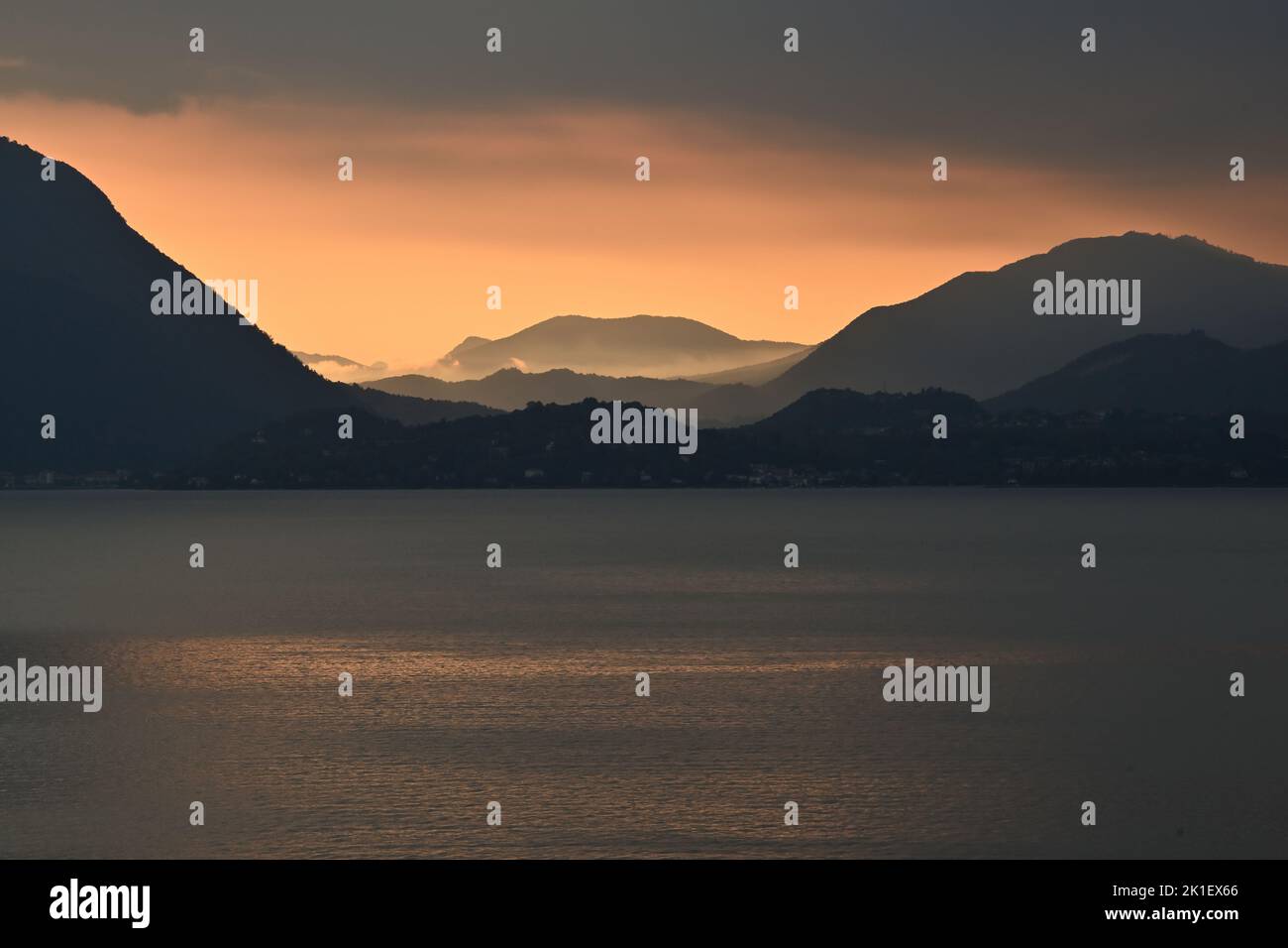 Sonnenaufgang am lago maggiore hi-res stock photography and images - Alamy