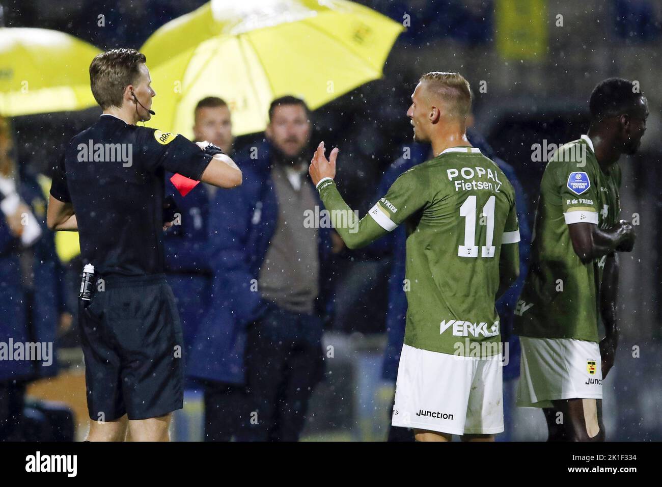 WAALWIJK - (lr) referee Sander van der Eijk gives red to Alex Bangura ...