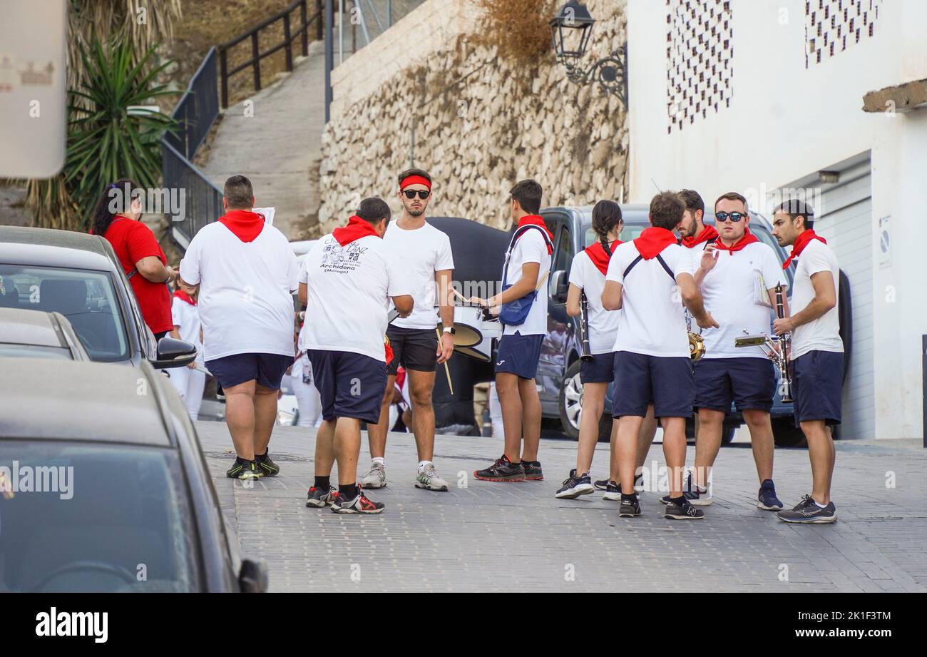 Children running bulls hi-res stock photography and images - Alamy