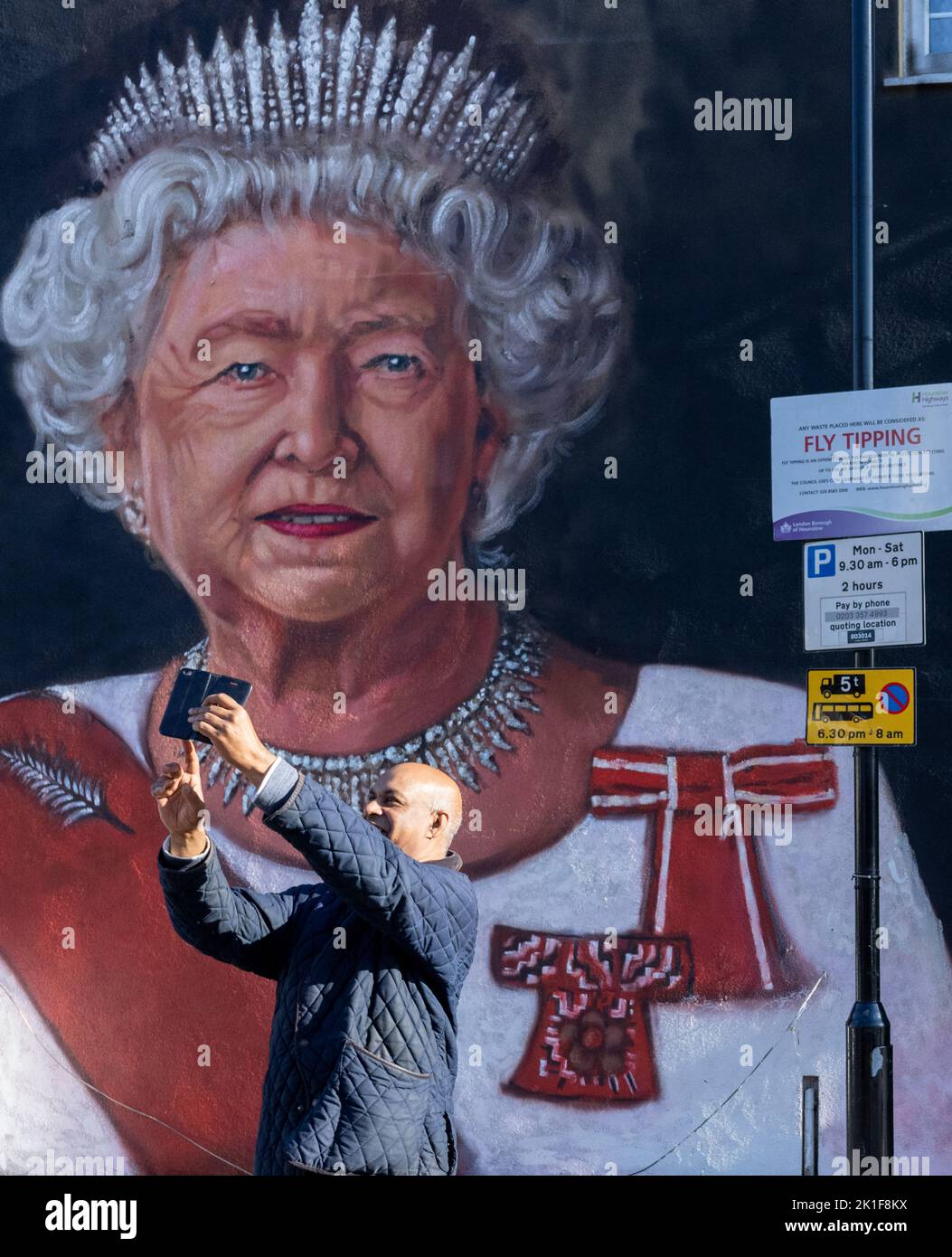 © Jeff Moore A mural tribute to the late Queen Elizabeth II painted on ...
