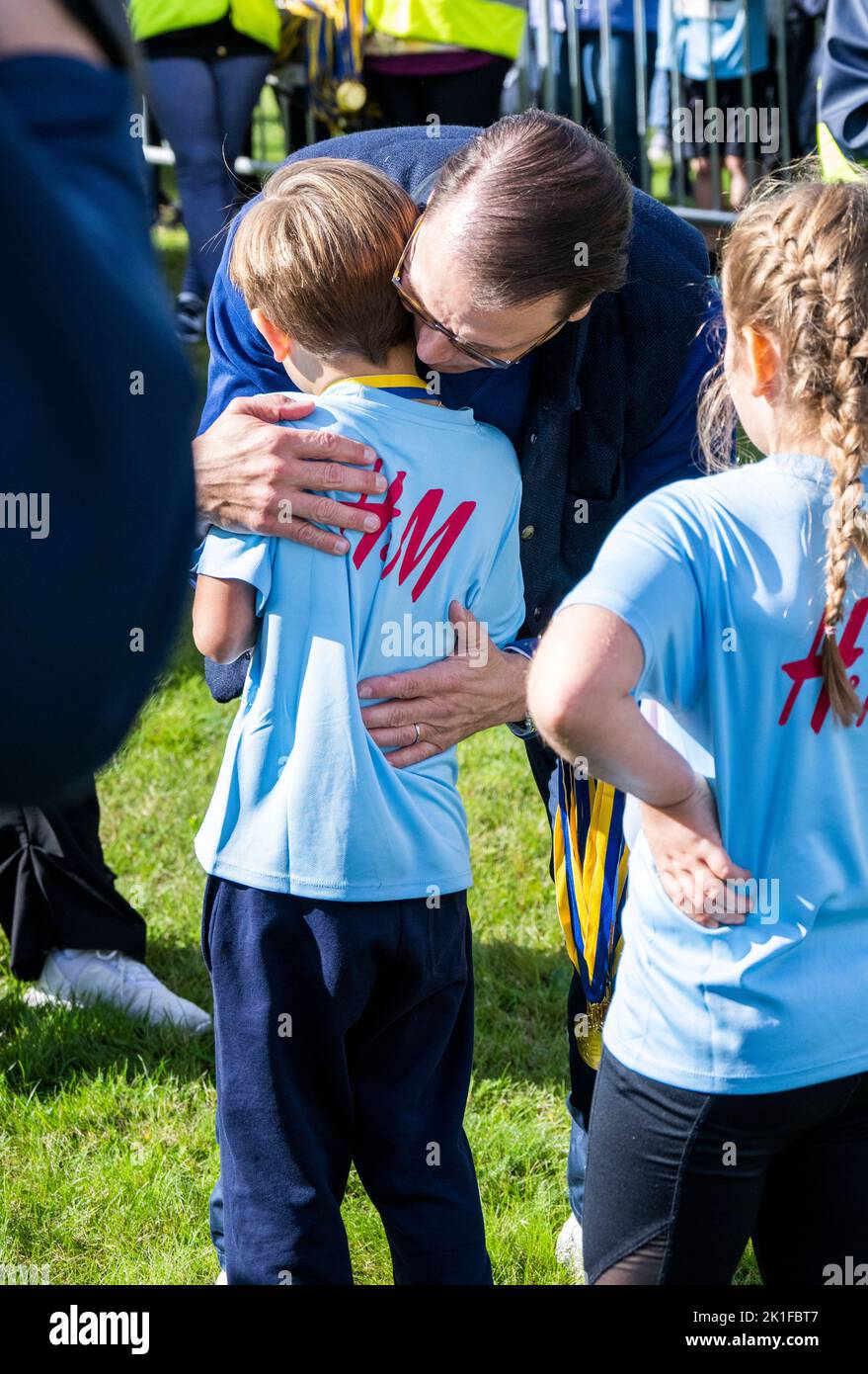 Prince Oscar participates in Prince Daniel's Race and is rewarded with ...
