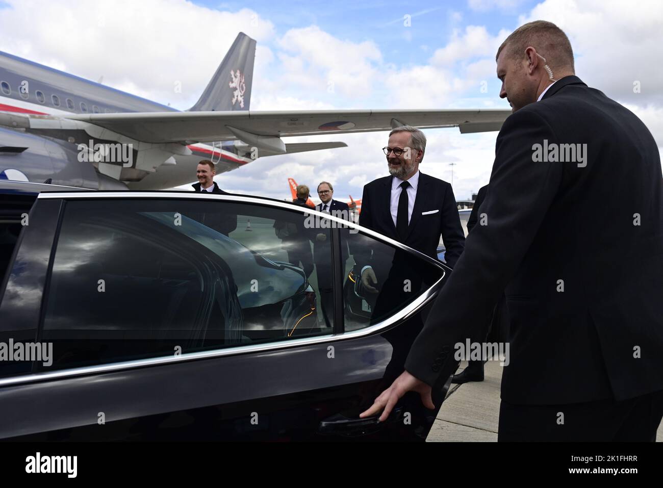 London, Velka Britanie. 18th Sep, 2022. Czech PM Petr Fiala (centre ...