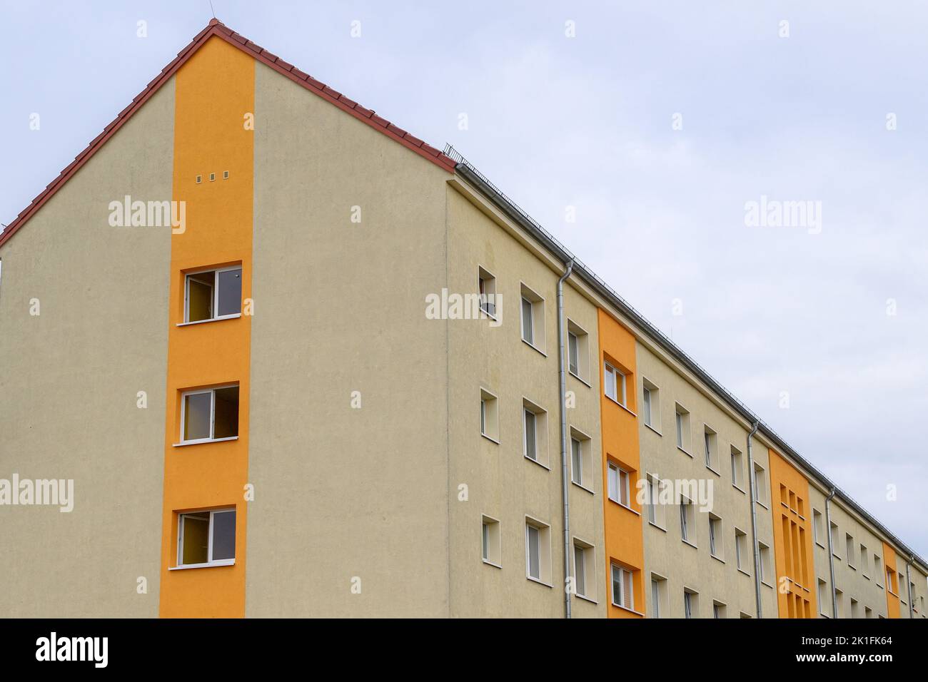PRODUCTION - 15 September 2022, Saxony-Anhalt, Magdeburg: A residence for students at Otto von ...