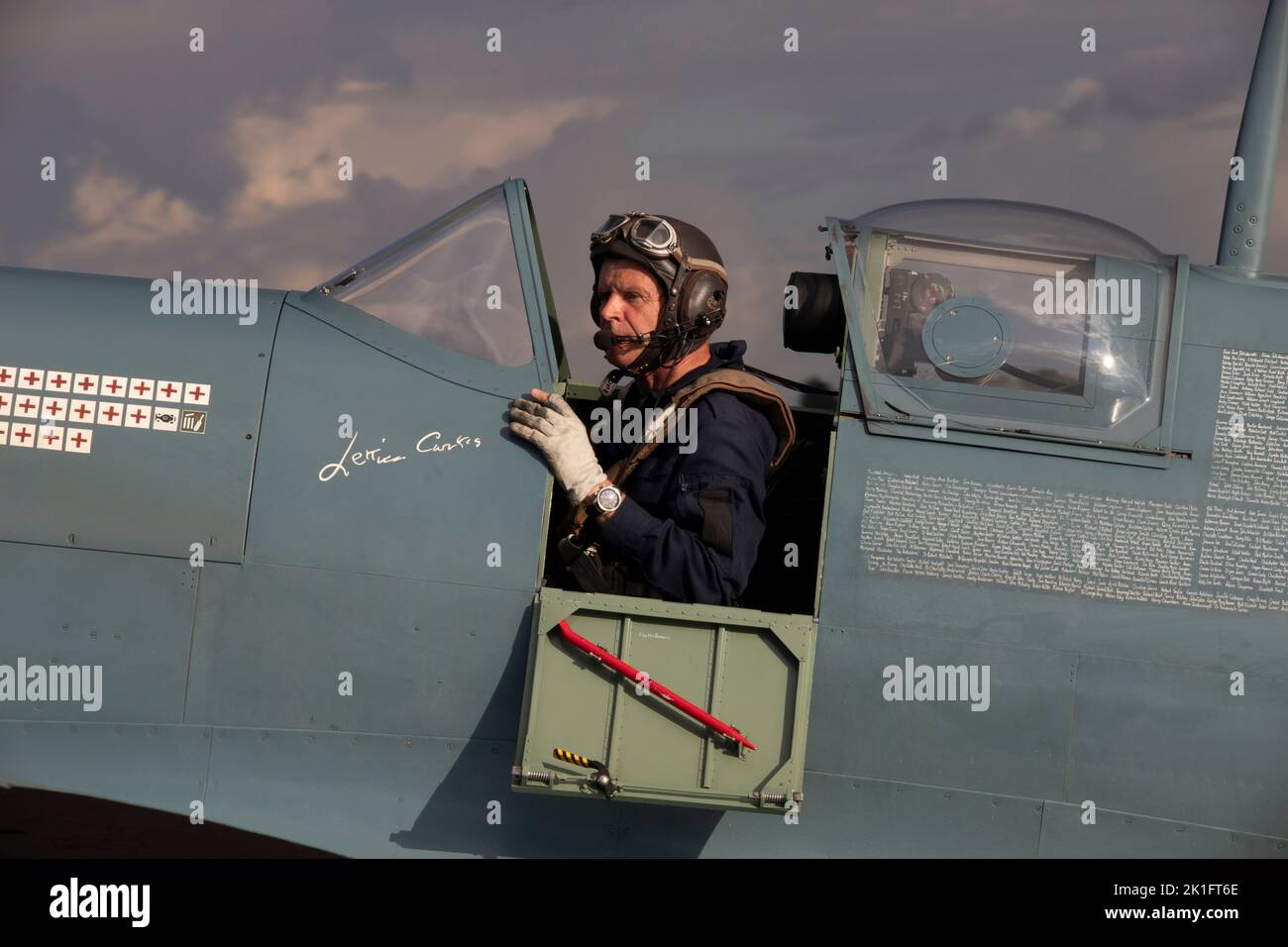 Flying helmet hi-res stock photography and images - Alamy