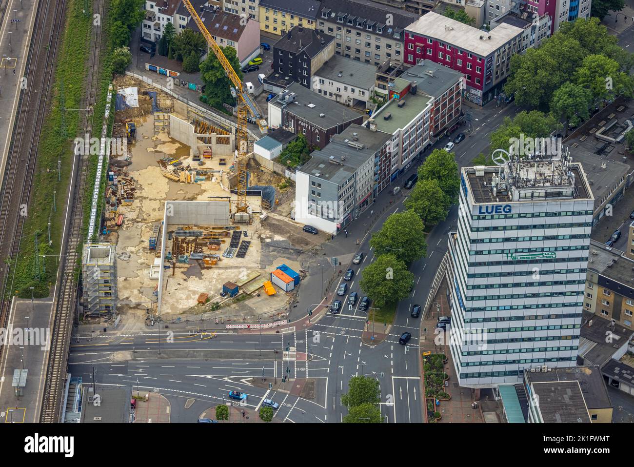 High rise parking garage hi-res stock photography and images - Alamy