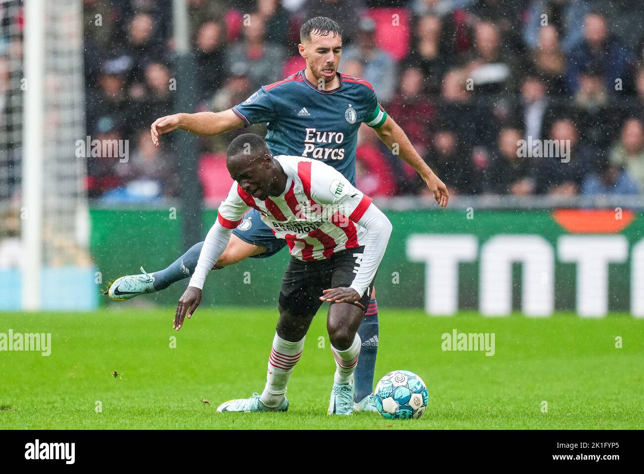 Eindhoven - Jordan Teze of PSV Eindhoven, Orkun Kokcu of Feyenoord ...