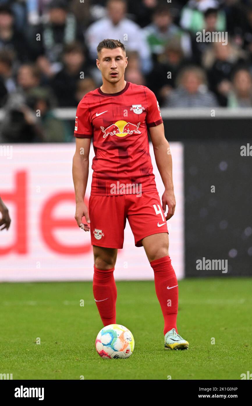MONCHENGLADBACH - Willi Orban of RB Leipzig during the German ...
