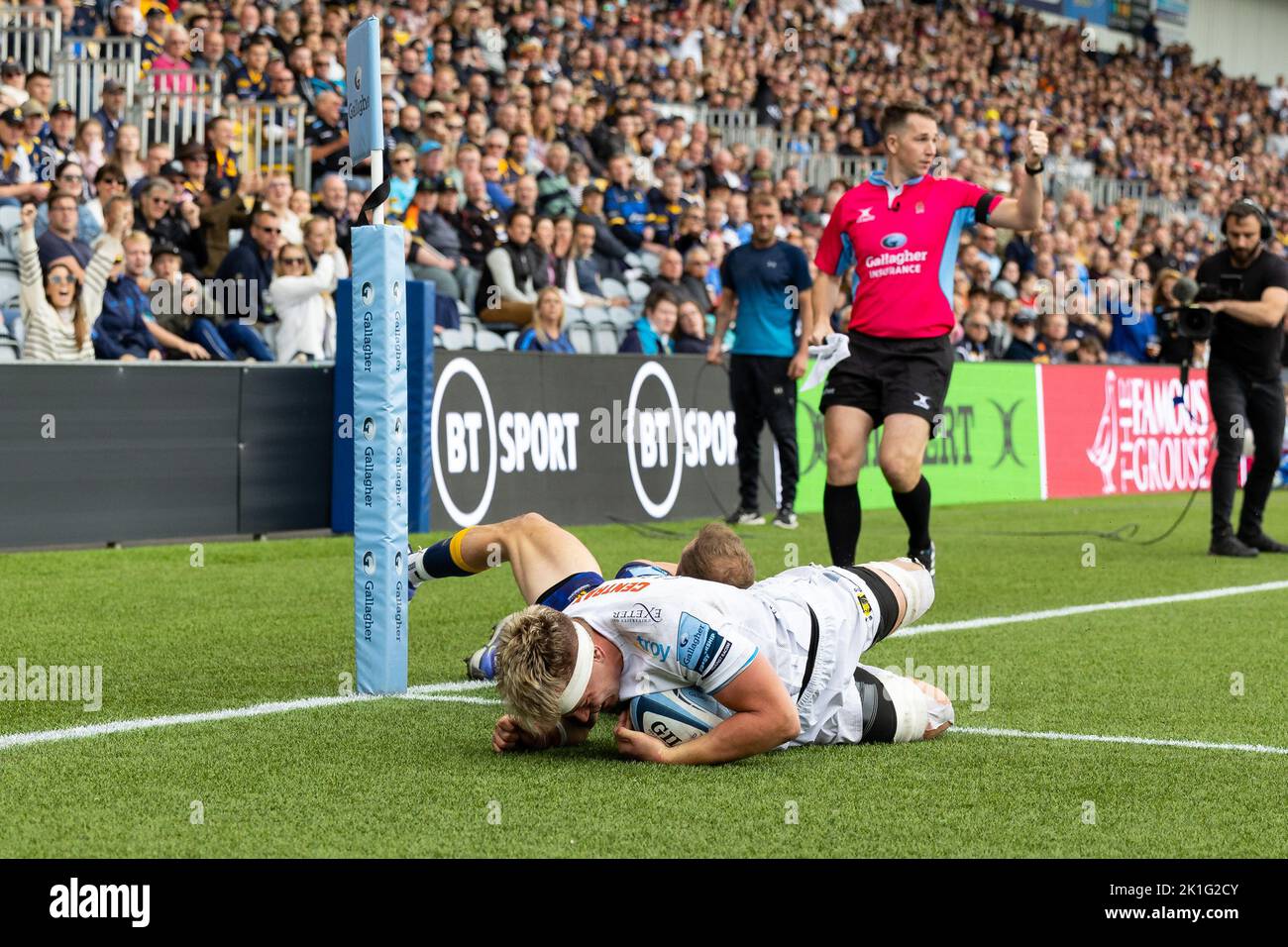 Richard Capstick of Exeter Chiefs scores his second try during the ...