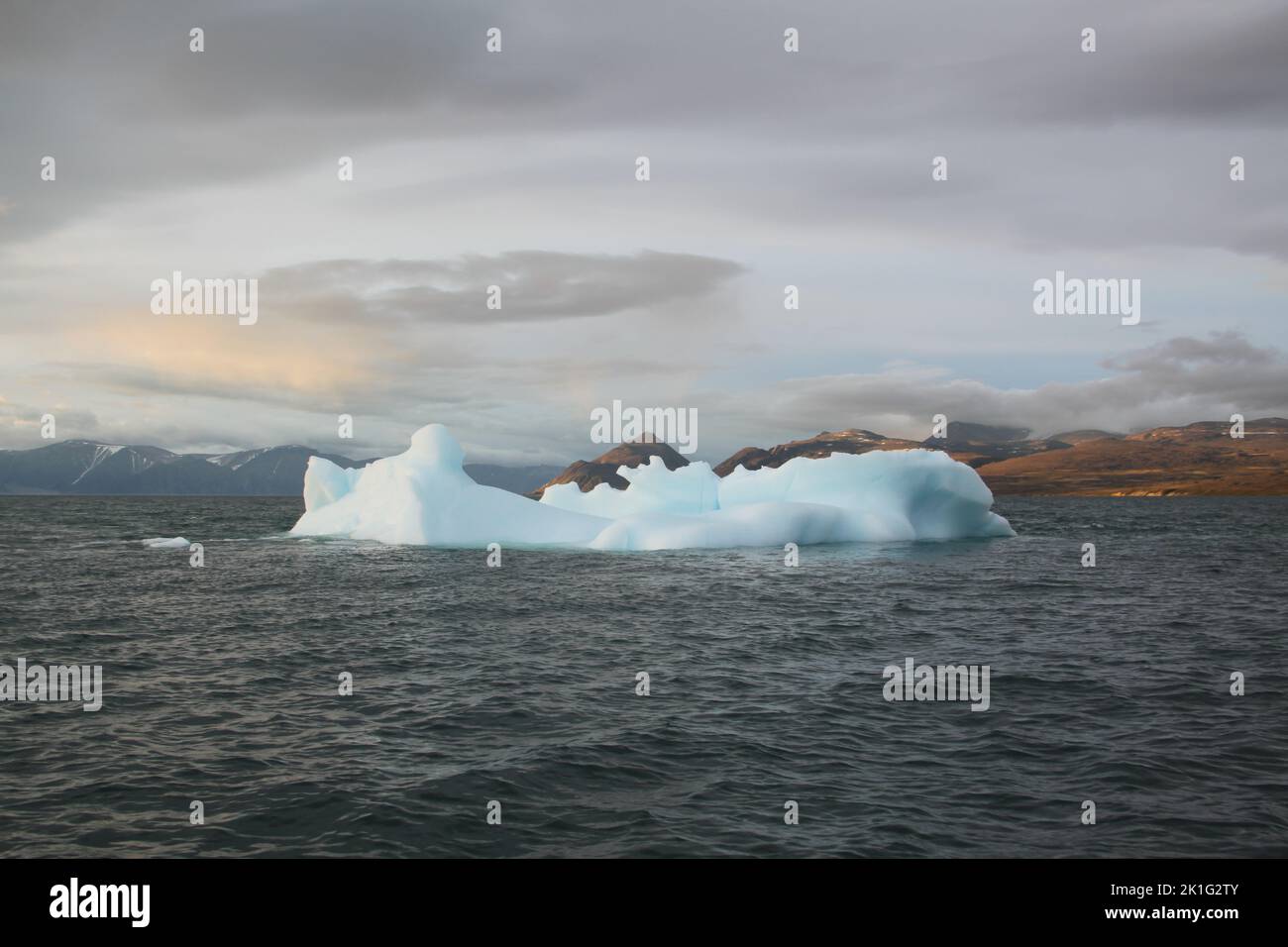 Pond inlet glacier hi-res stock photography and images - Alamy