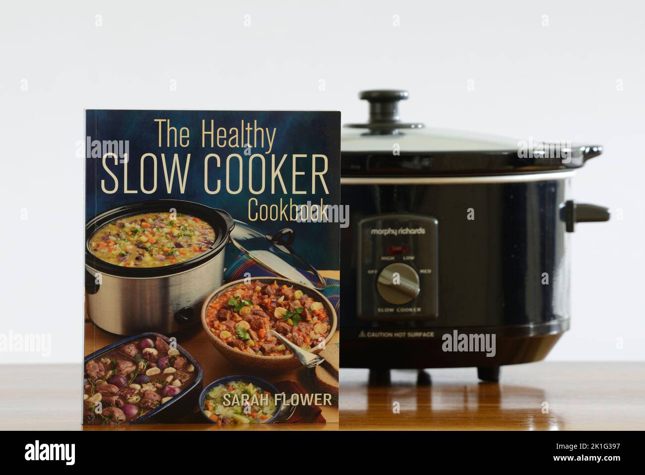 Slow cooker cookbook Stock Photo - Alamy