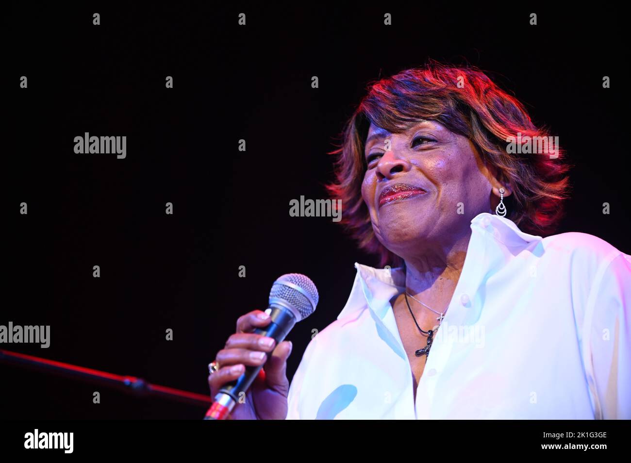 Gwen Dickey performs live on stage during the Giants Of Soul Tour at ...