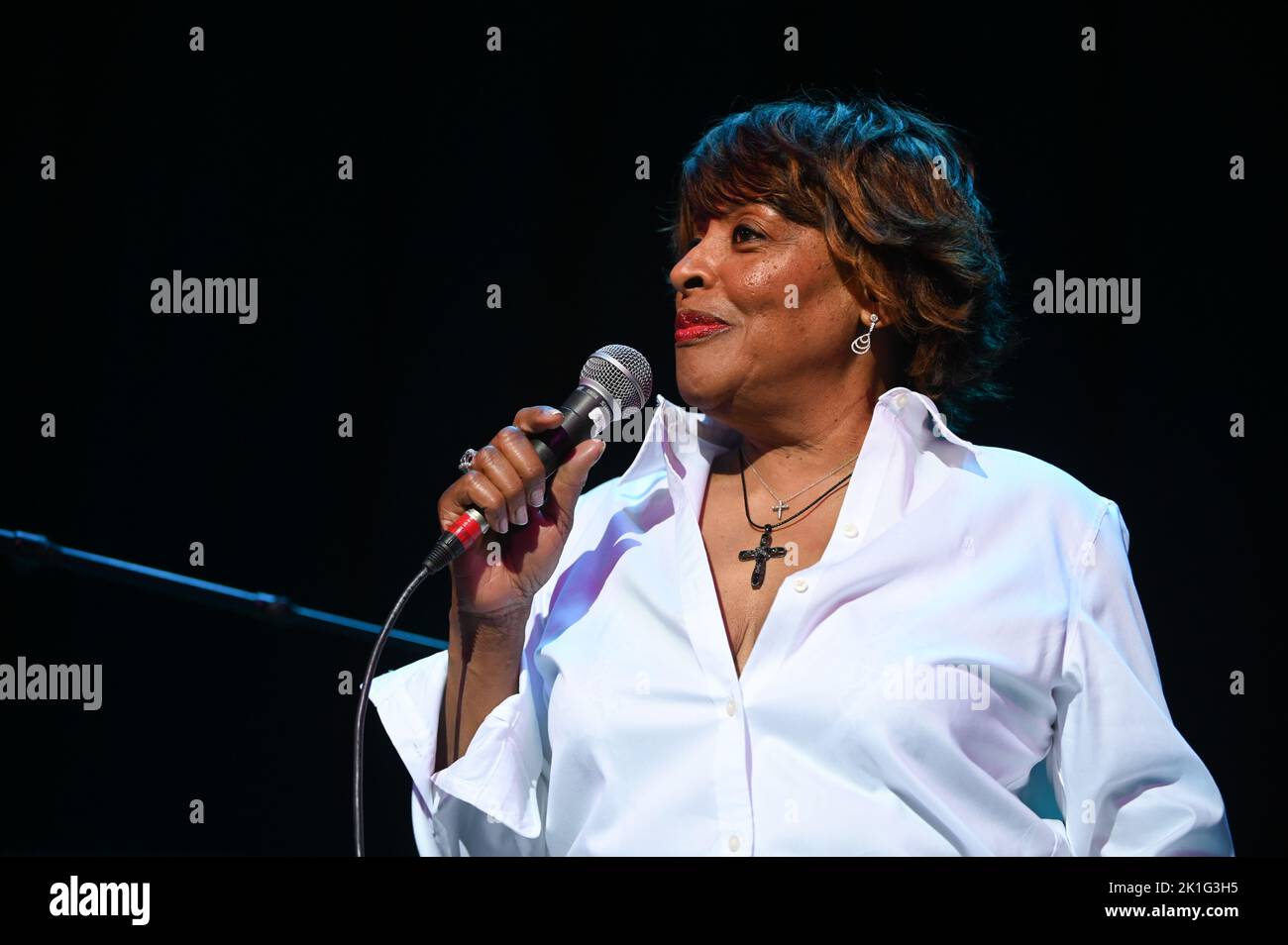 Gwen Dickey performs live on stage during the Giants Of Soul Tour at ...