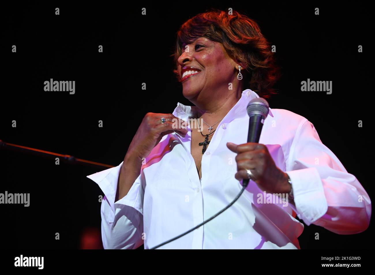 Gwen Dickey performs live on stage during the Giants Of Soul Tour at ...