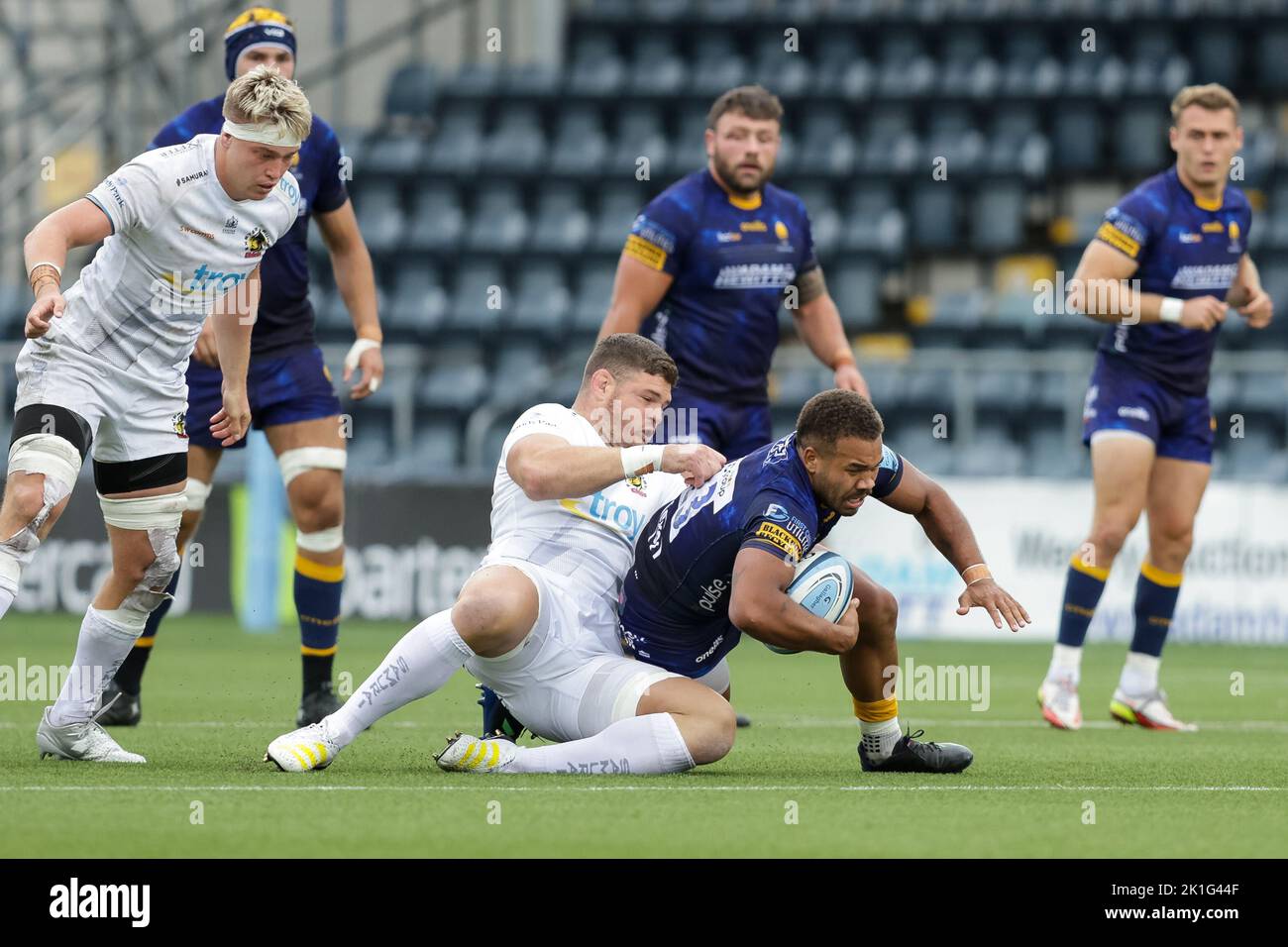 Ollie Lawrence of Worcester Warriors is tackled during the Gallagher ...