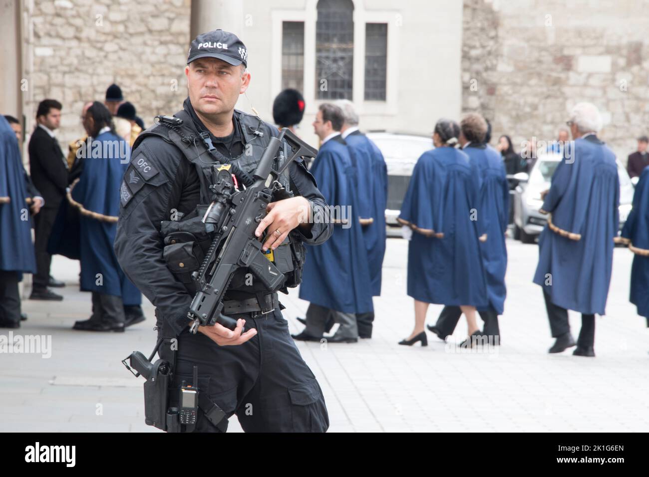 Police with automatic guns in the London's City during the proclamation ...