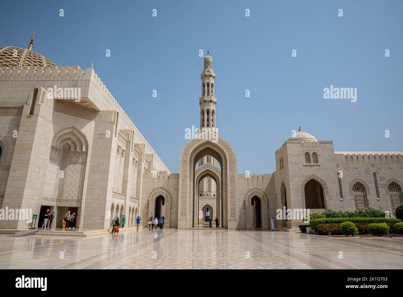 Sultan Qaboos Grand Mosque, Muscat, Oman Stock Photo - Alamy