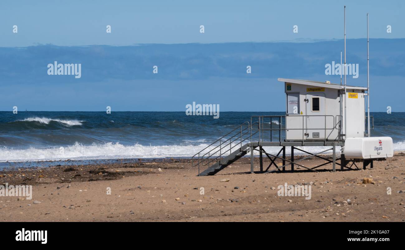 Life Guard Hut on uk beach Stock Photo - Alamy