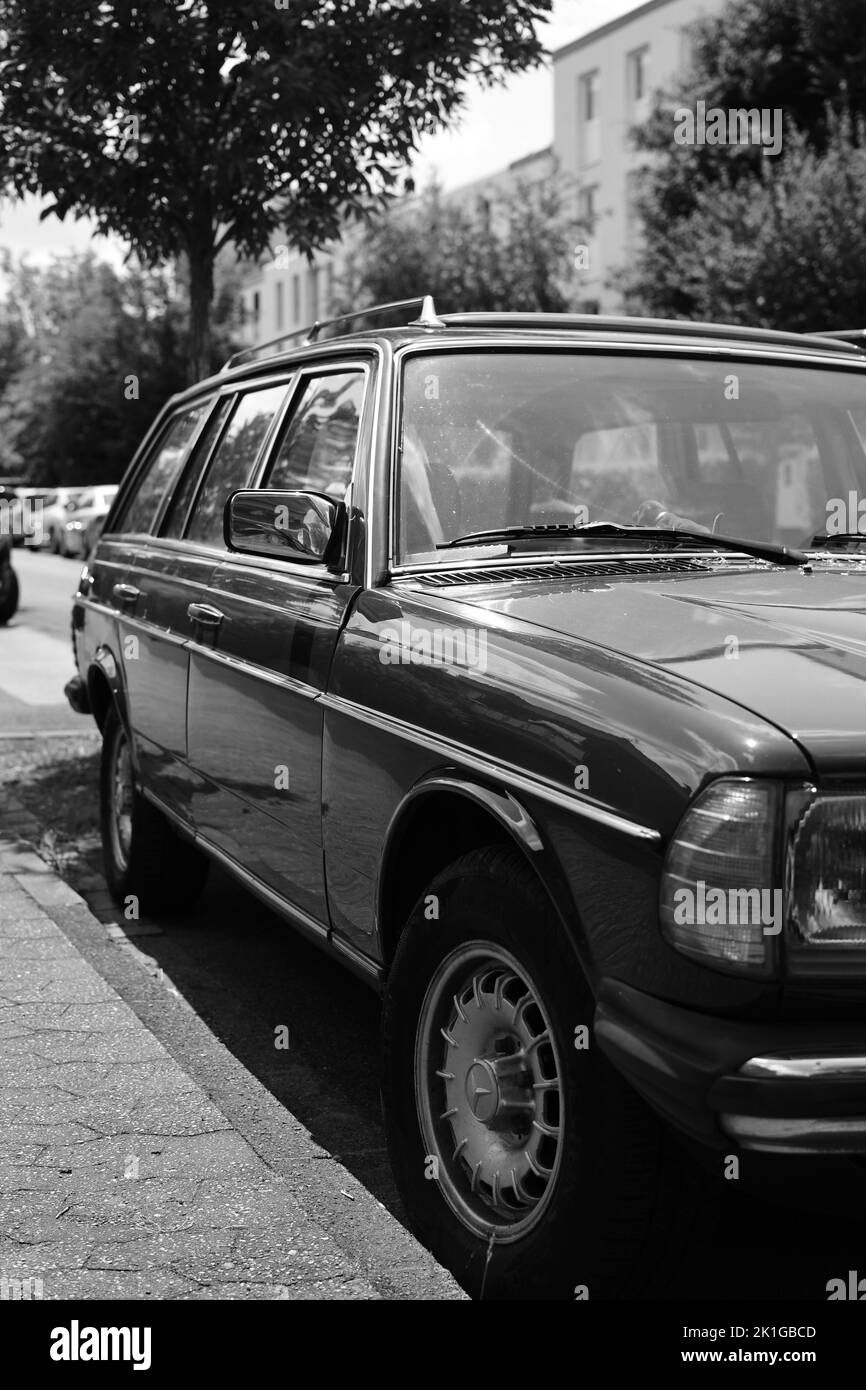 Car mercedes w123 old car hi-res stock photography and images - Alamy