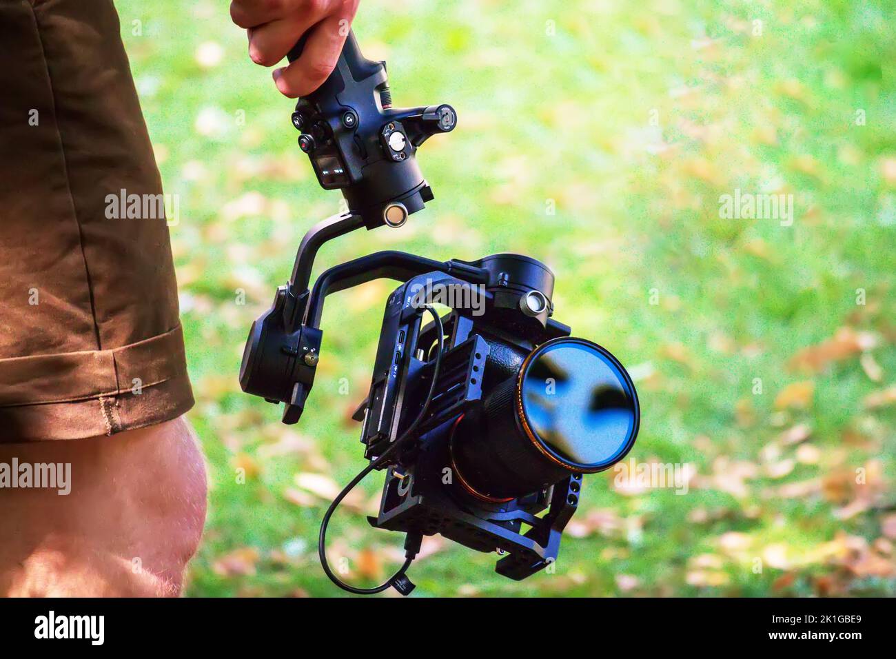 Camouflage photographer professional wildlife hi-res stock photography ...