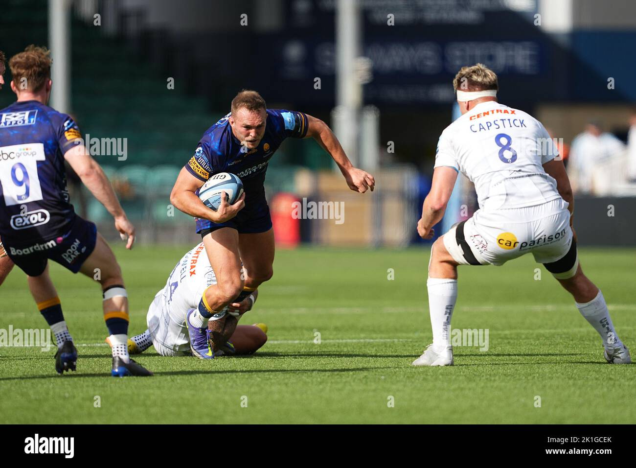 Jack Nowell of Exeter Chiefs tackles Perry Humphries of Worcester ...