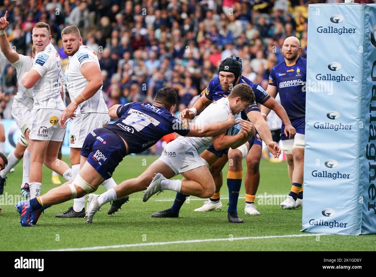 Jack maunder of exeter chiefs hi-res stock photography and images - Alamy