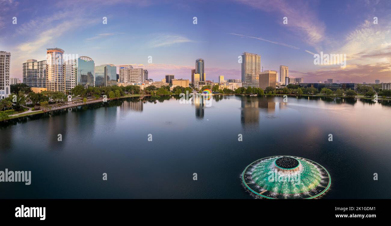 The early morning cityscape of Orlando over lake Eola Stock Photo - Alamy