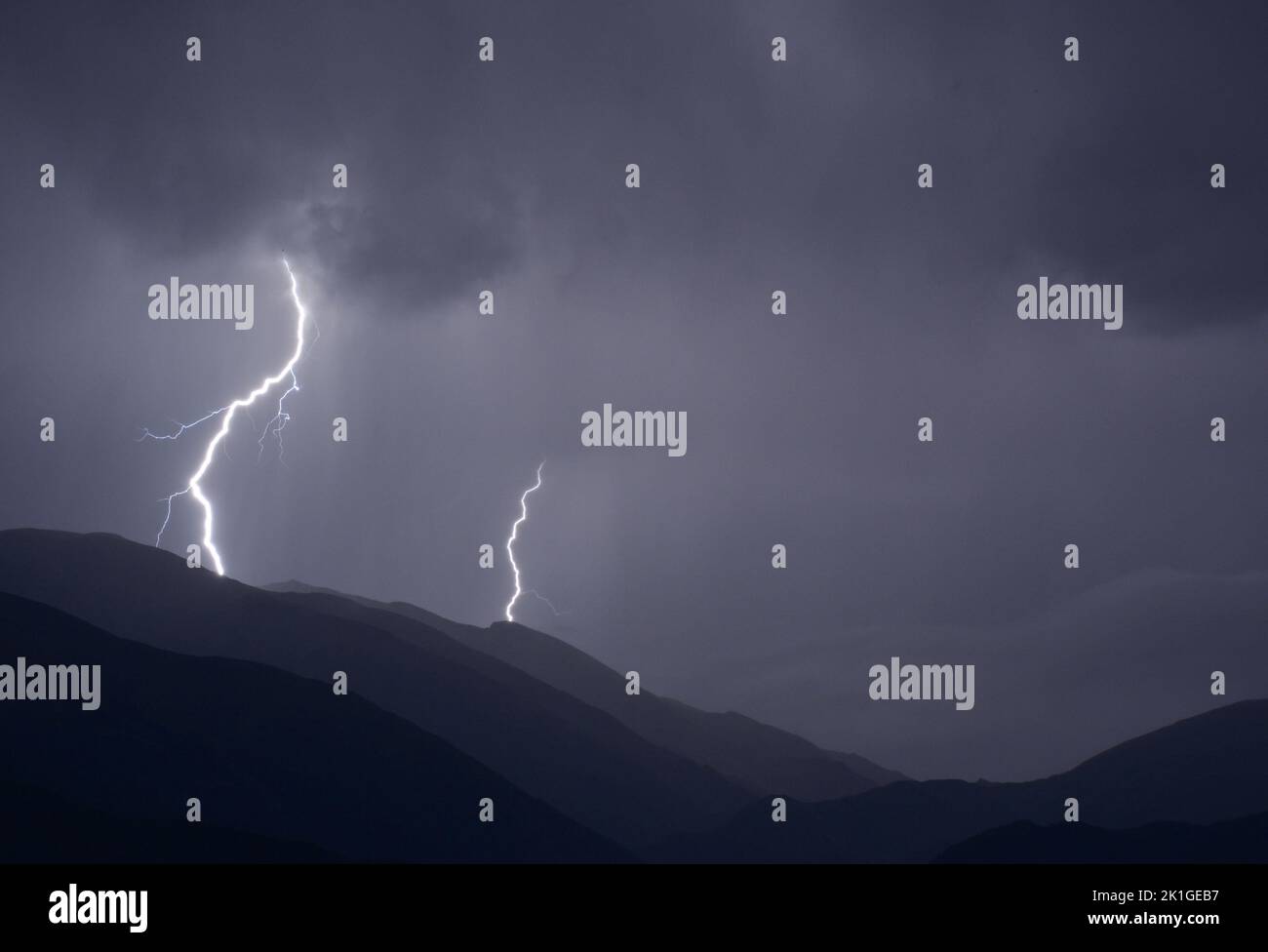 Storm night sky dark scary hi-res stock photography and images - Alamy